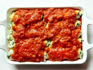 Easy Homemade Manicotti Recipe – Cheesy, Creamy & Delicious!